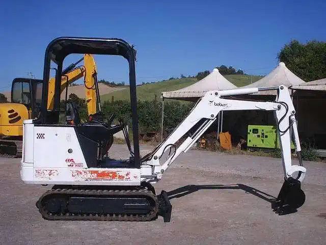 Mini-Pelle Bobcat 320 (1999) – Total Remorques