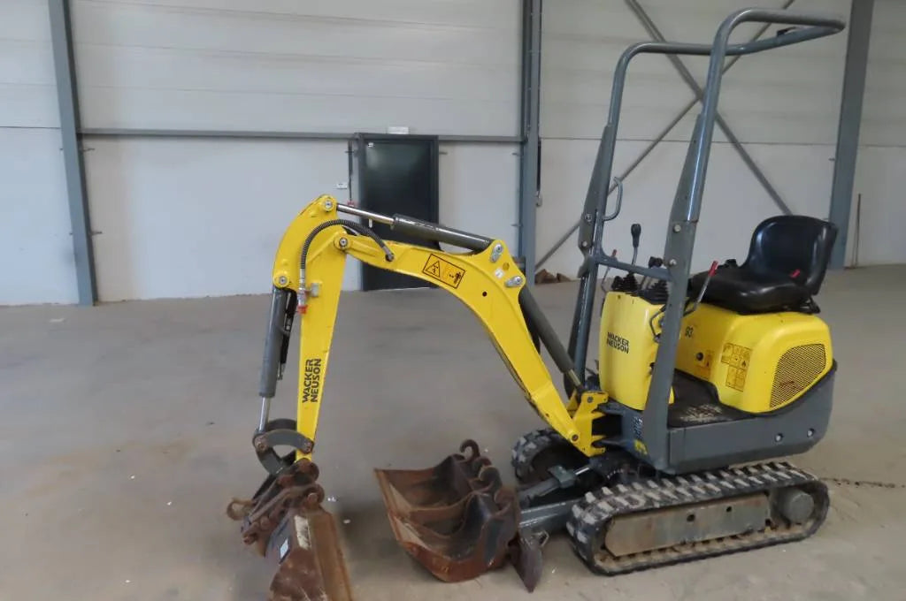 Mini-pelle Neuson 803 – Total Remorques