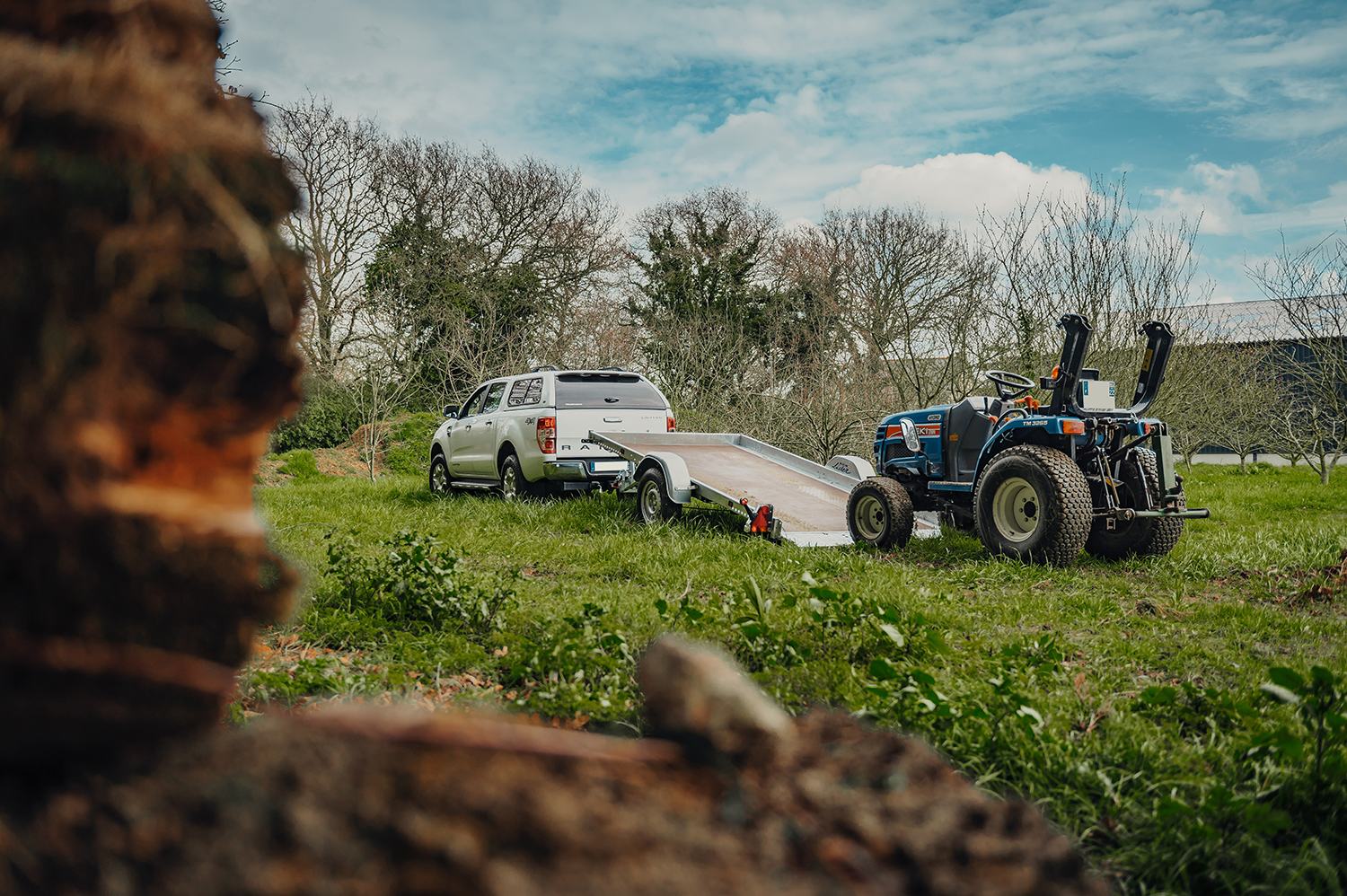 Plateau basculant : 3.00 m x 1.70 m / 750 kg lider – Total Remorques